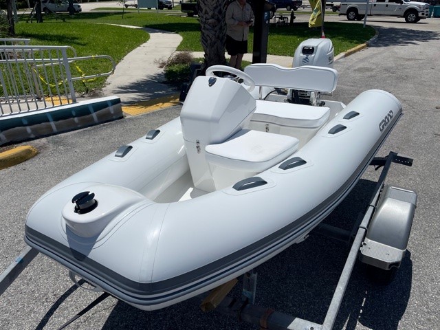 Grand S330 - Inflatable Boat Pro